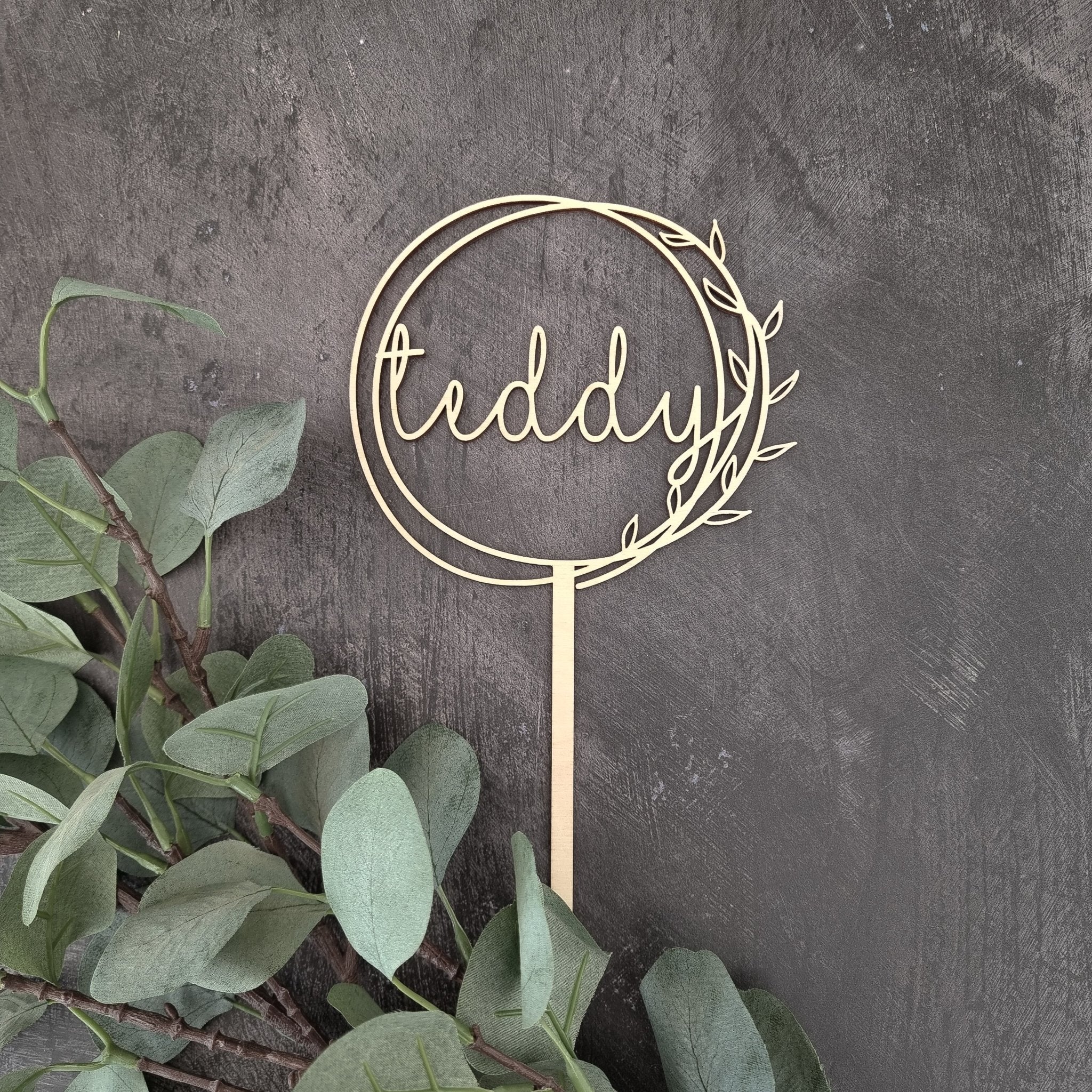 Delicate Wooden Wreath Cake Topper – TilleyTree